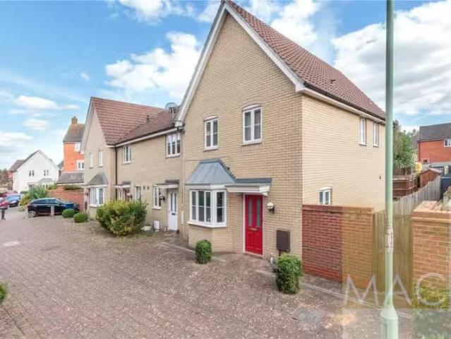 3 bedroom end of terrace house for rent in Turnstone Drive, Bu.