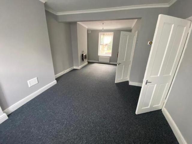 3 bedroom end of terrace house for rent in Uxbridge Road, London, W7