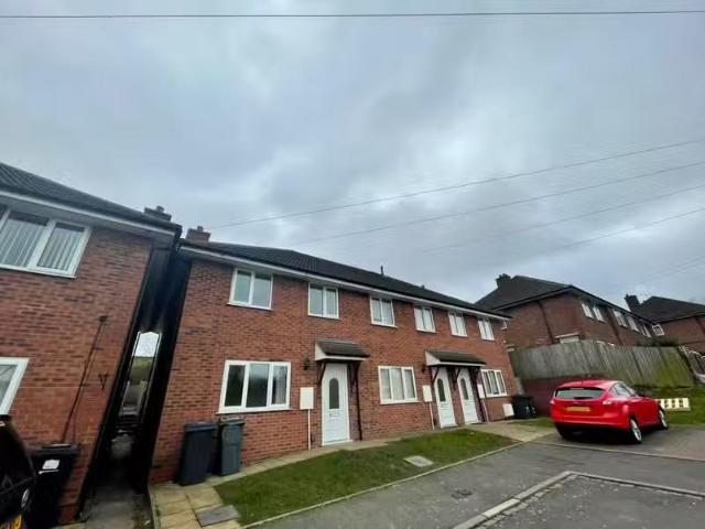 3 bedroom end of terrace house for rent in Vinnal Grove, Birmi.
