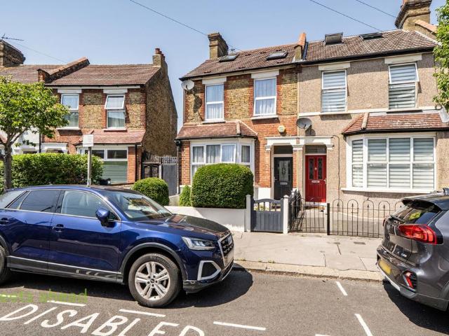 3 bedroom end of terrace house for sale