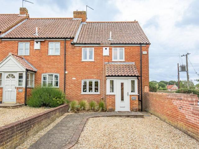 3 bedroom end of terrace house for sale