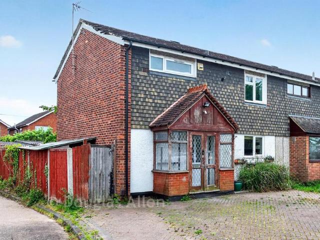3 bedroom end of terrace house for sale