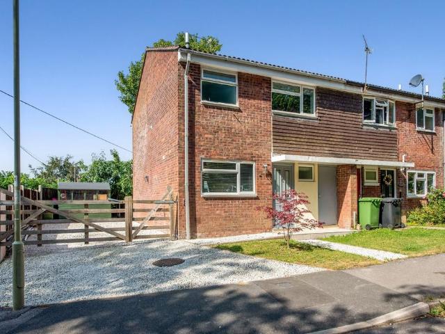 3 bedroom end of terrace house for sale