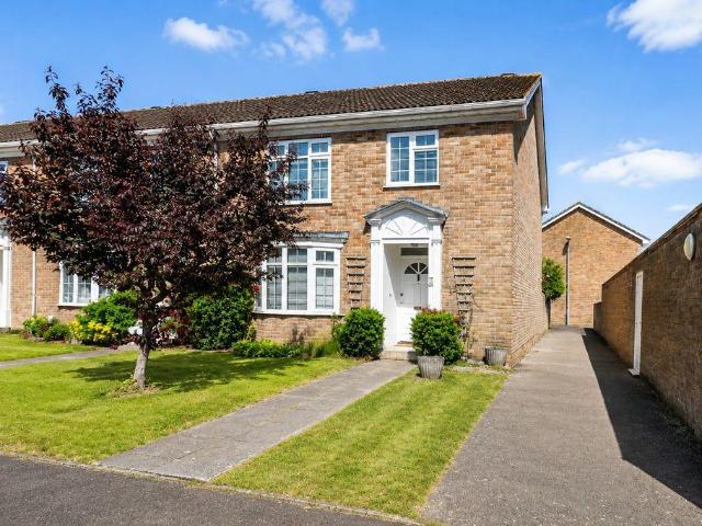 3 bedroom end of terrace house for sale