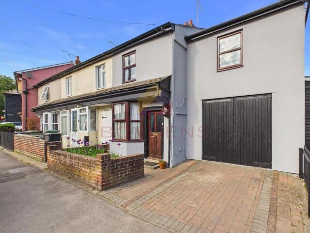 3 bedroom end of terrace house for sale