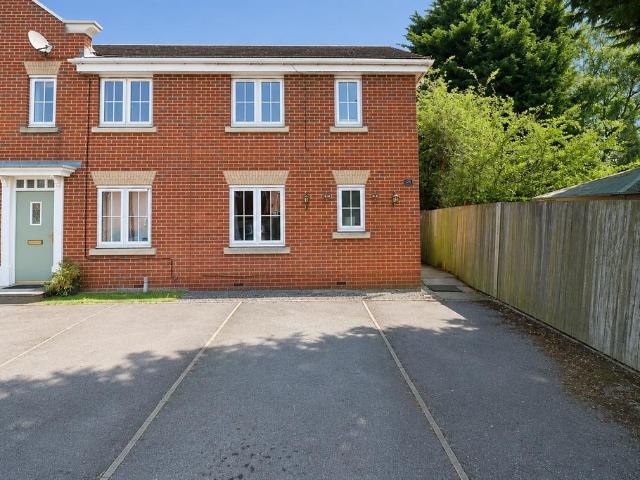 3 bedroom end of terrace house for sale