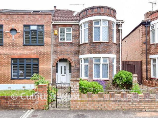 3 bedroom end of terrace house for sale