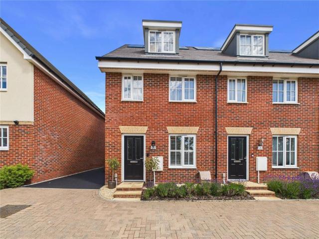 3 bedroom end of terrace house for sale