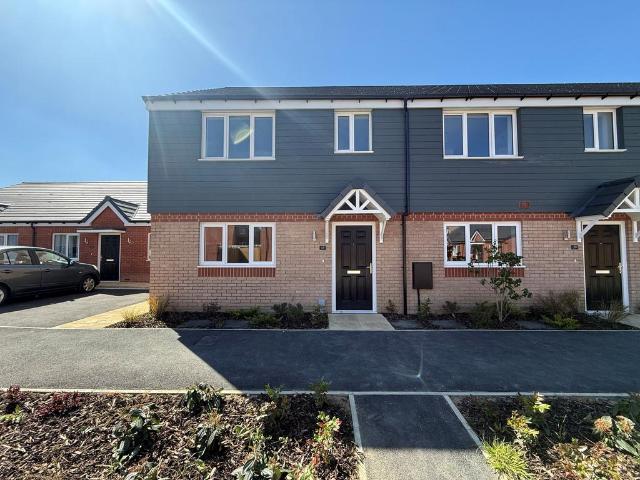 3 bedroom end of terrace house for sale