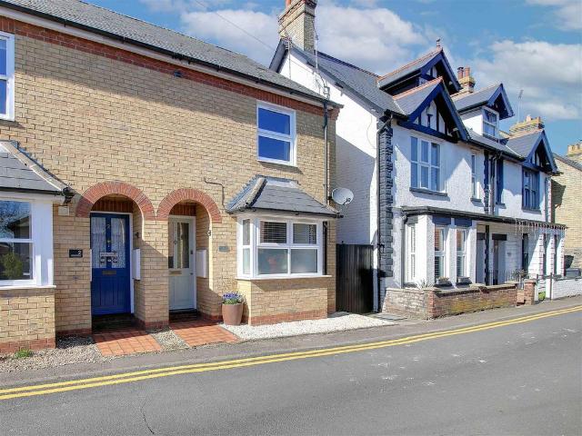3 bedroom end of terrace house for sale