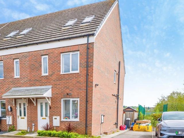 3 bedroom end of terrace house for sale