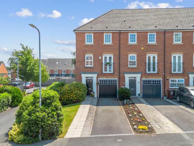 3 bedroom end of terrace house for sale