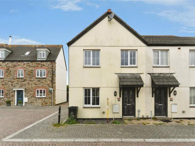 3 bedroom end of terrace house for sale