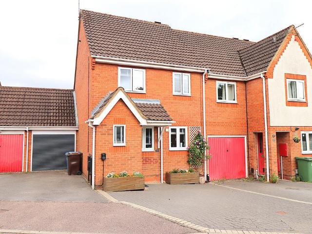 3 bedroom end of terrace house for sale