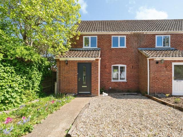 3 bedroom end of terrace house for sale