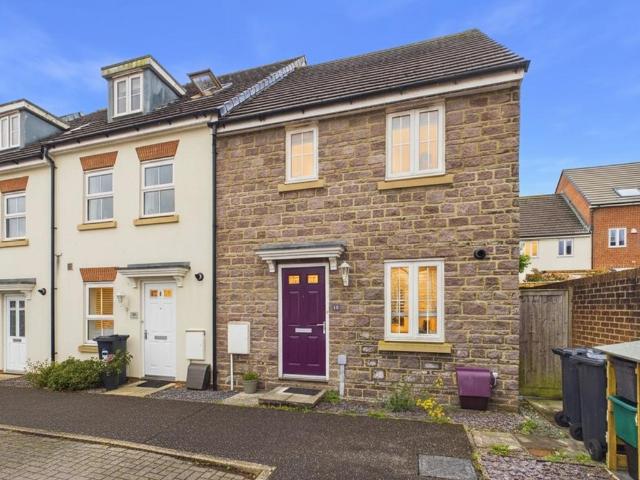 3 bedroom end of terrace house for sale