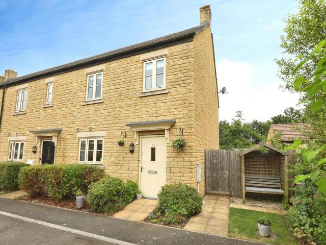 3 bedroom end of terrace house for sale