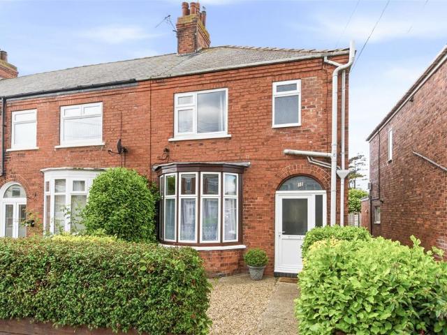 3 bedroom end of terrace house for sale