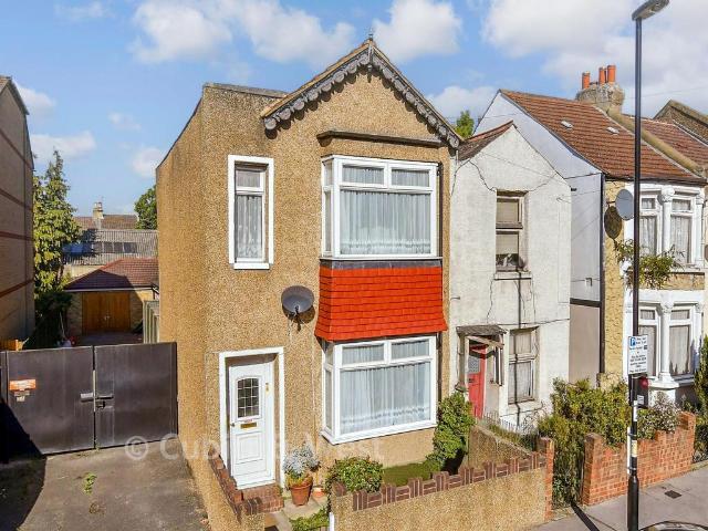 3 bedroom end of terrace house for sale