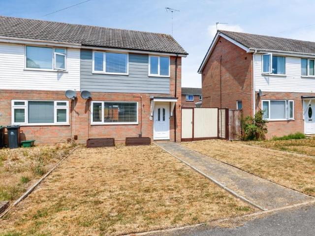 3 bedroom end of terrace house for sale