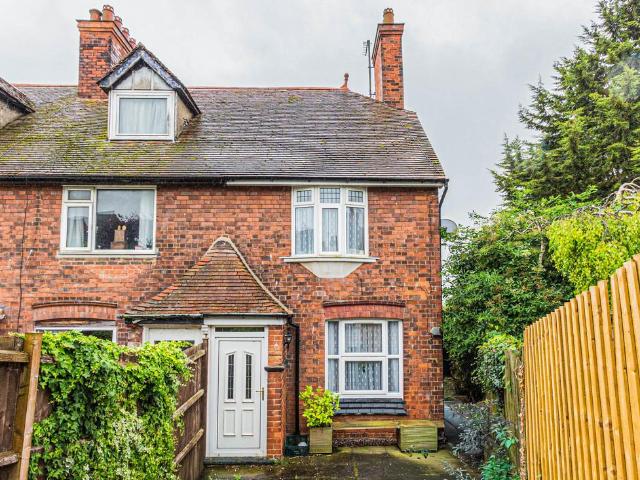 3 bedroom end of terrace house for sale