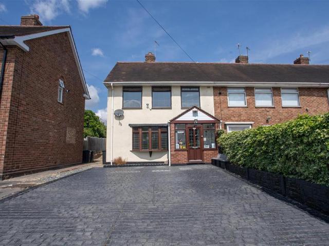3 bedroom end of terrace house for sale