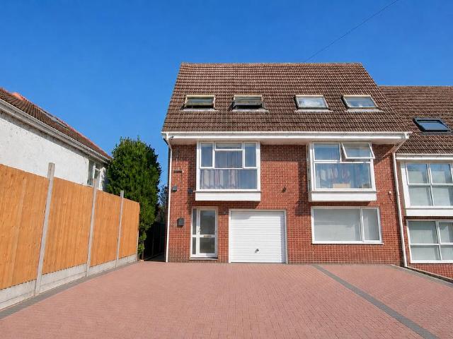 3 bedroom end of terrace house for sale