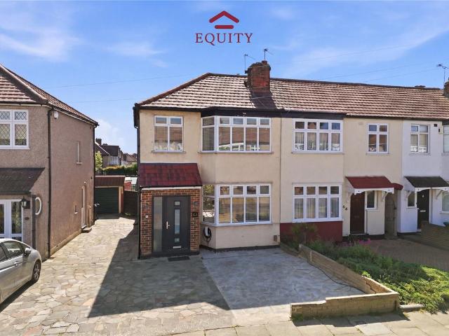 3 bedroom end of terrace house for sale