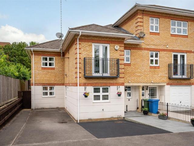 3 bedroom end of terrace house for sale