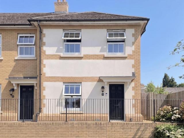 3 bedroom end of terrace house for sale