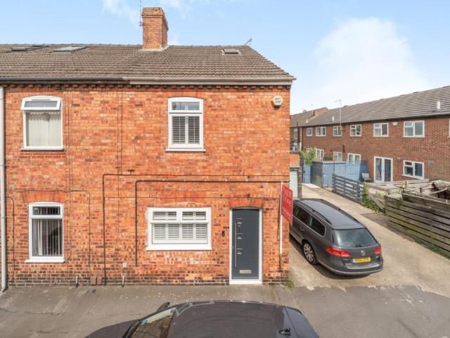3 bedroom end of terrace house for sale