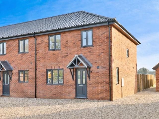 3 bedroom end of terrace house for sale