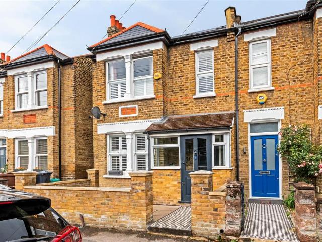 3 bedroom end of terrace house for sale