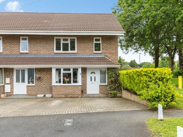 3 bedroom end of terrace house for sale