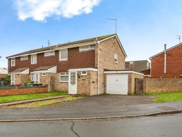 3 bedroom end of terrace house for sale