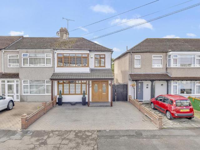 3 bedroom end of terrace house for sale