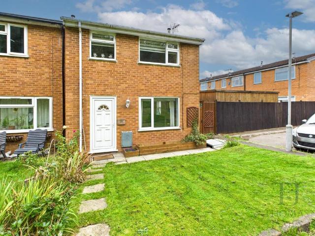 3 bedroom end of terrace house for sale