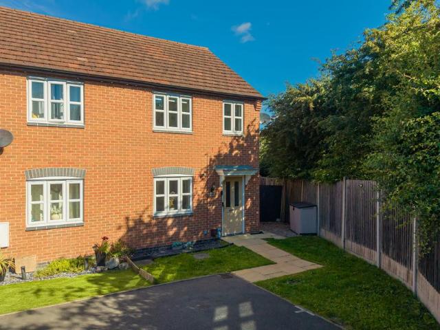 3 bedroom end of terrace house for sale