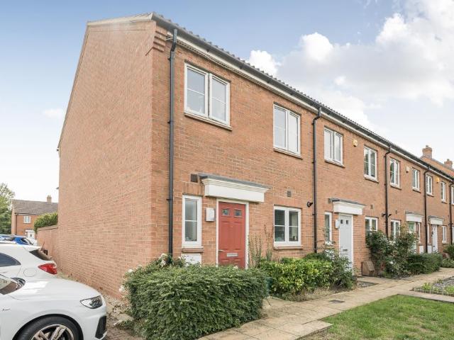 3 bedroom end of terrace house for sale
