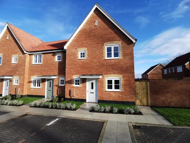 3 bedroom end of terrace house for sale