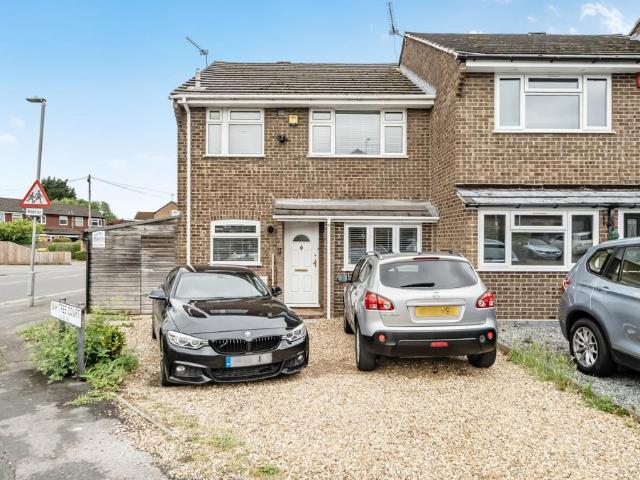 3 bedroom end of terrace house for sale