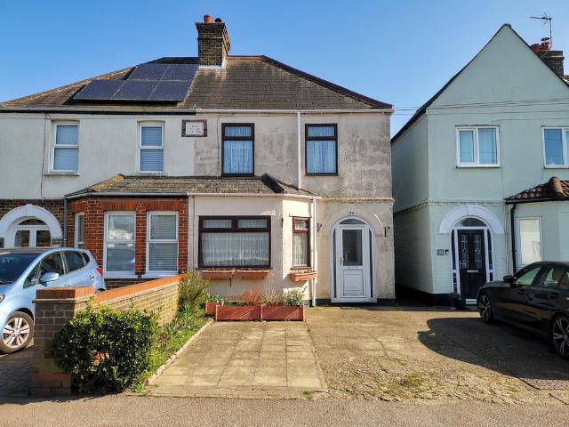 3 bedroom end of terrace house for sale