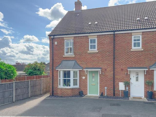 3 bedroom end of terrace house for sale