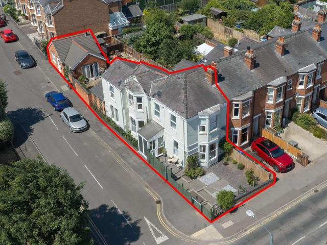 3 bedroom end of terrace house for sale