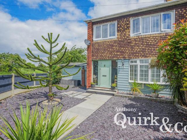 3 bedroom end of terrace house for sale