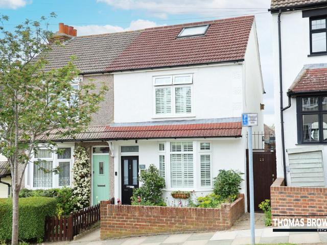 3 bedroom end of terrace house for sale