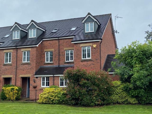 3 bedroom end of terrace house for sale