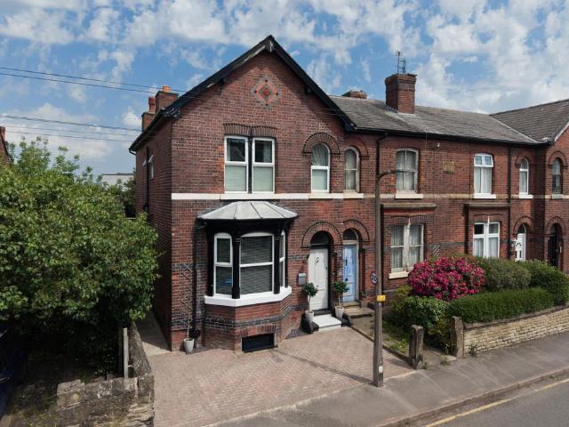 3 bedroom end of terrace house for sale