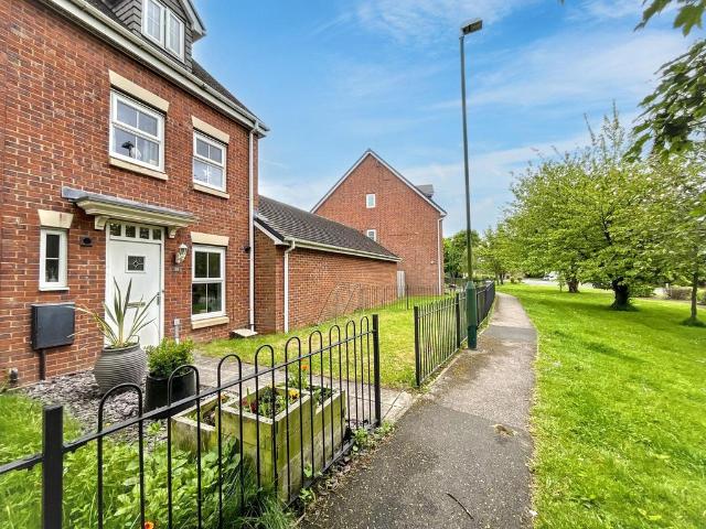3 bedroom end of terrace house for sale