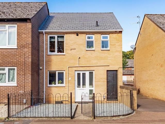 3 bedroom end of terrace house for sale